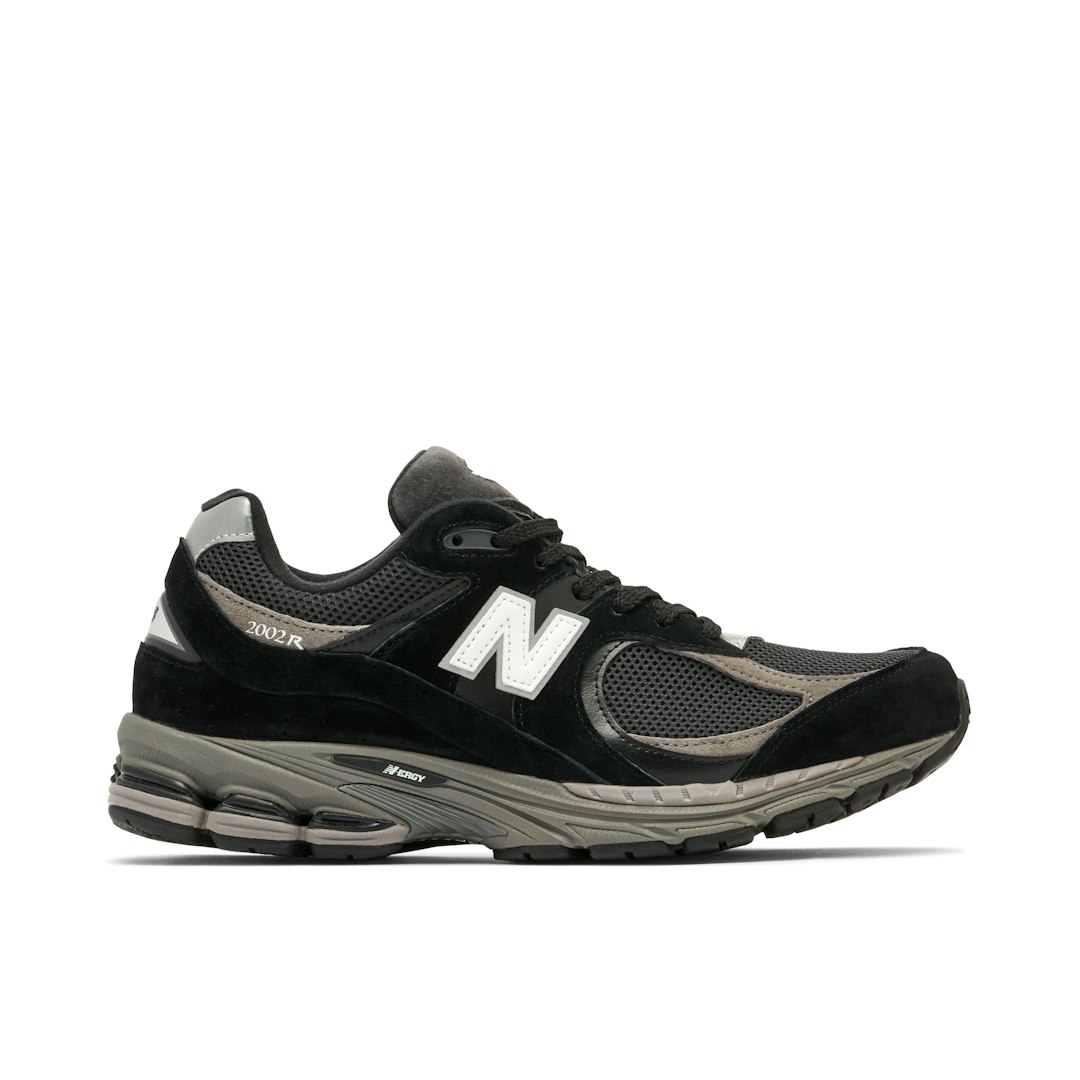 New Balance 2002R Black Dark Grey | M2002RR1 | Laced